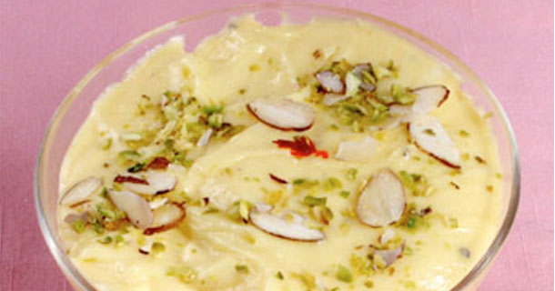Delicious Kesar Ilaychi Basundi